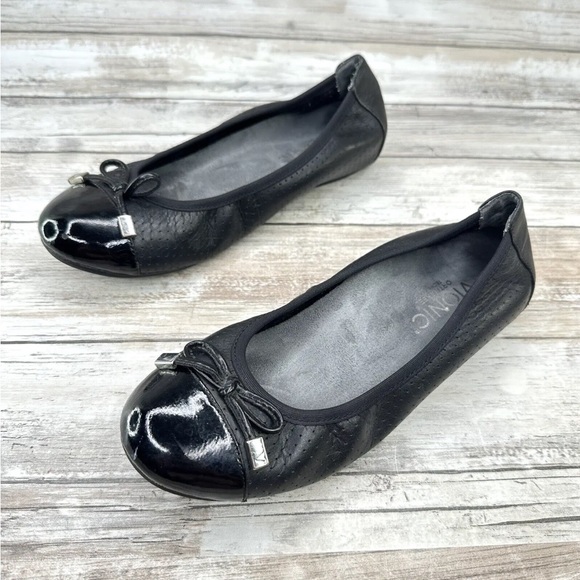 Vionic | Shoes | Vionic Minna Womens Size 5 Us Black Patent Leather ...